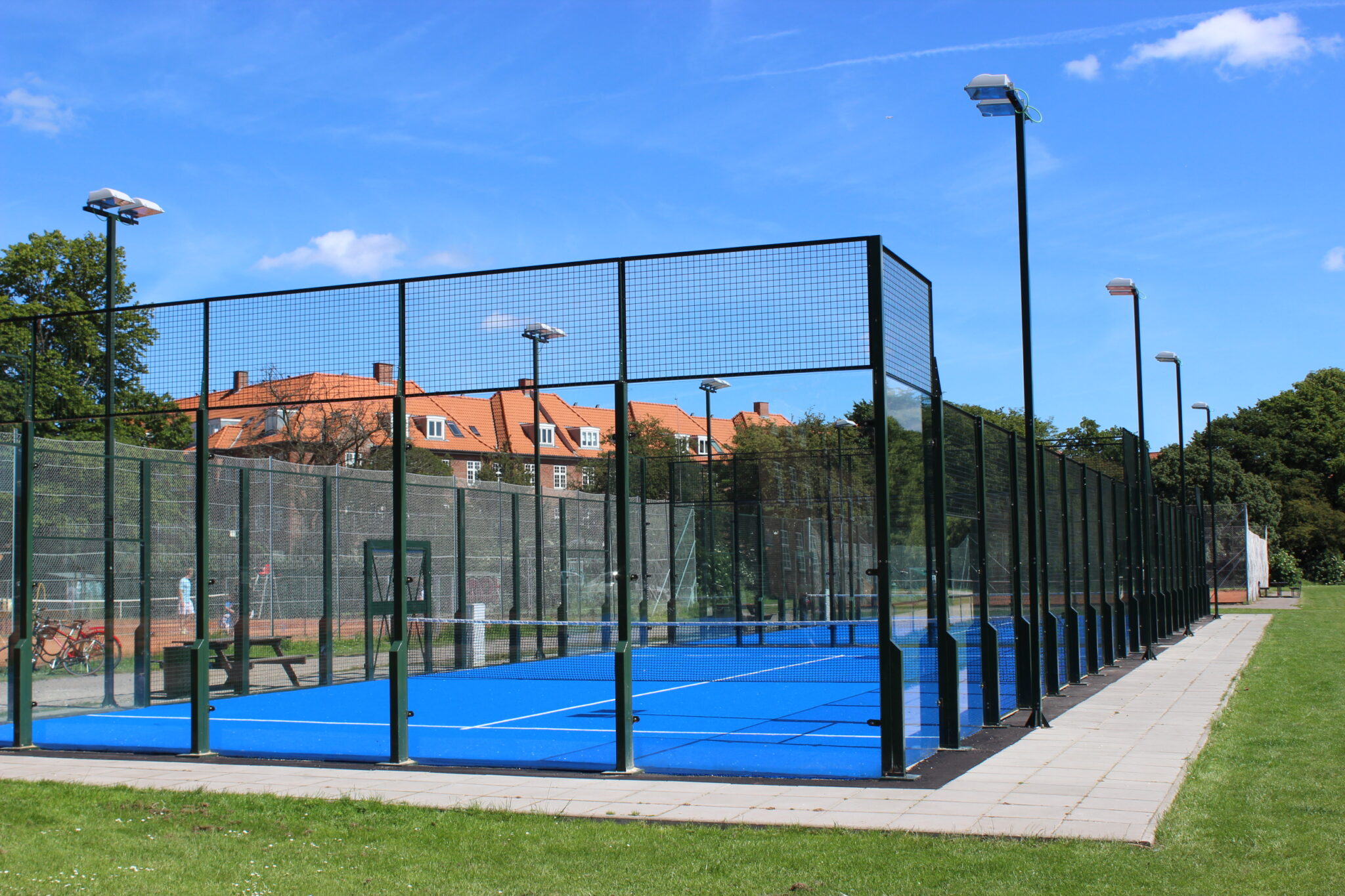 Udendørs vs indendørs padel | Læs mere på Padelshoppen